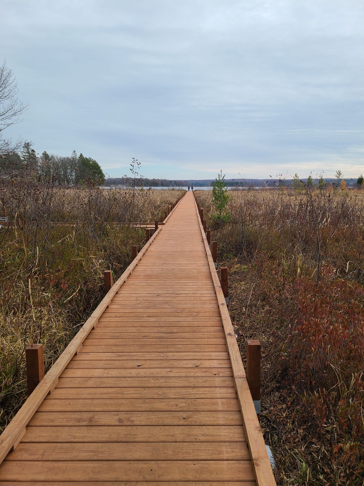 Custom Manufacturing Inc. | High-Quality Custom Boardwalks